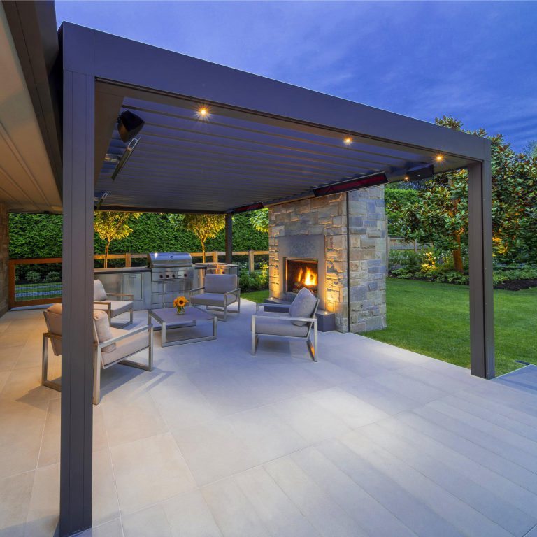 Pergola bioclimatique Renson design en aluminium à Dinan et Argentan